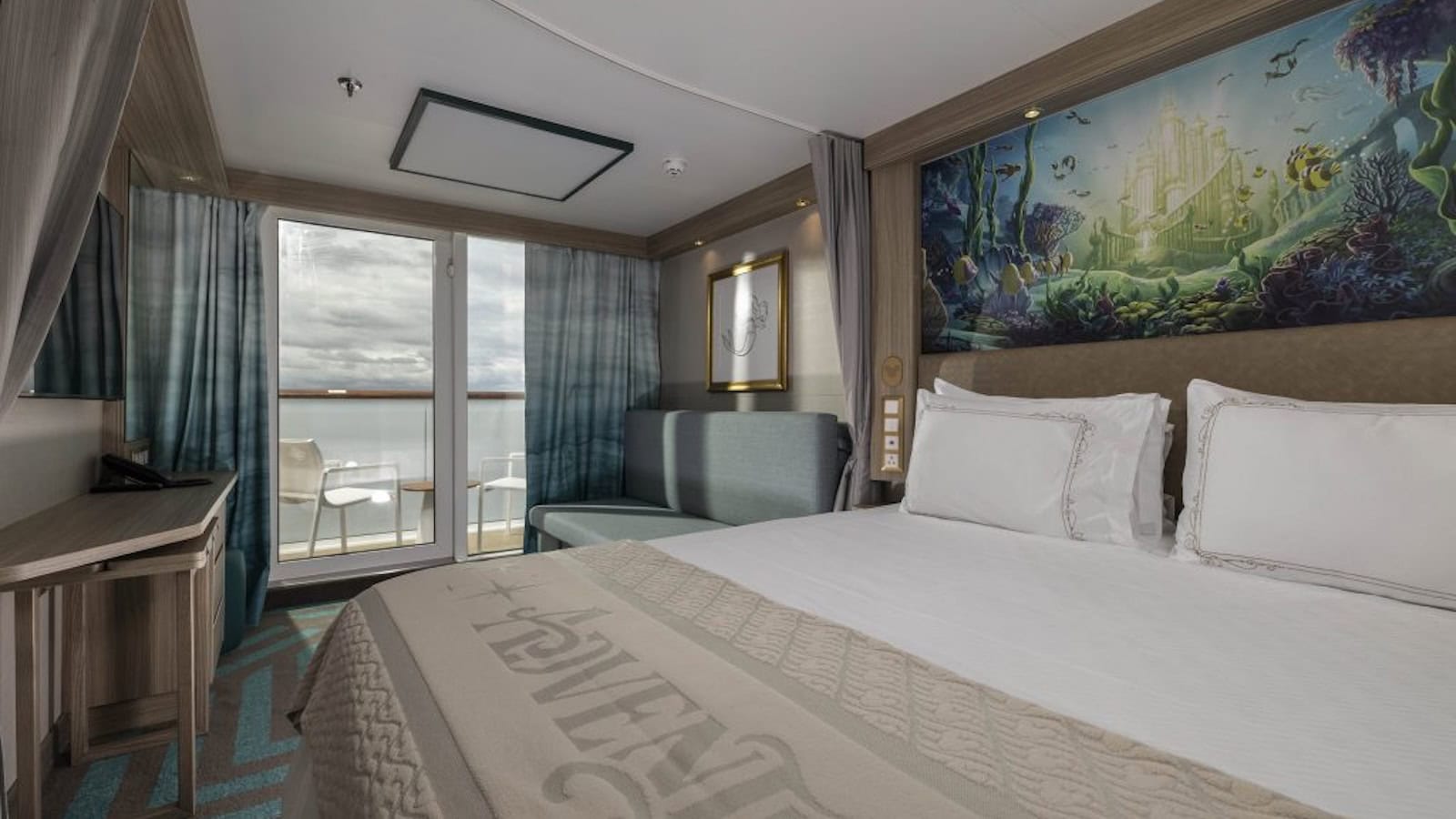 Cruise Cabin Guide: Interior, Balcony, Suite Types, Location and Cost ...