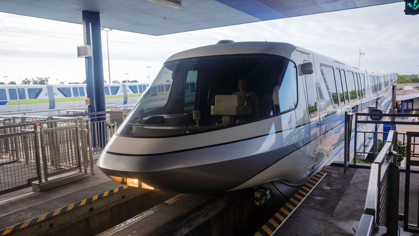 Disney World Monorail | Deep Arrival