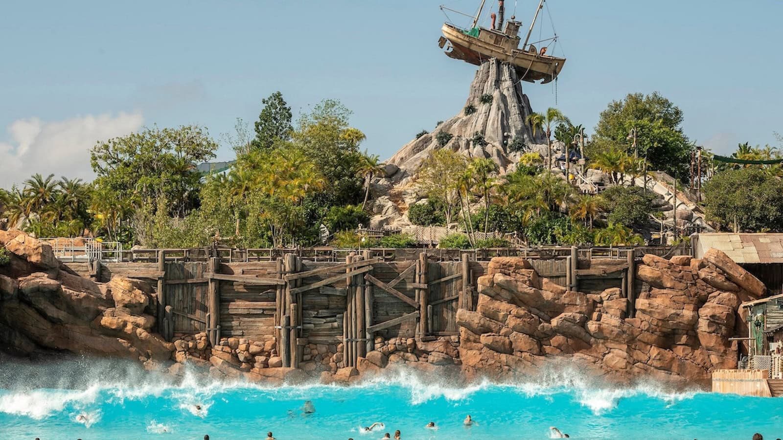 Typhoon Lagoon Crowd Calendar 2026 + Wait Time Guide | Deep Arrival