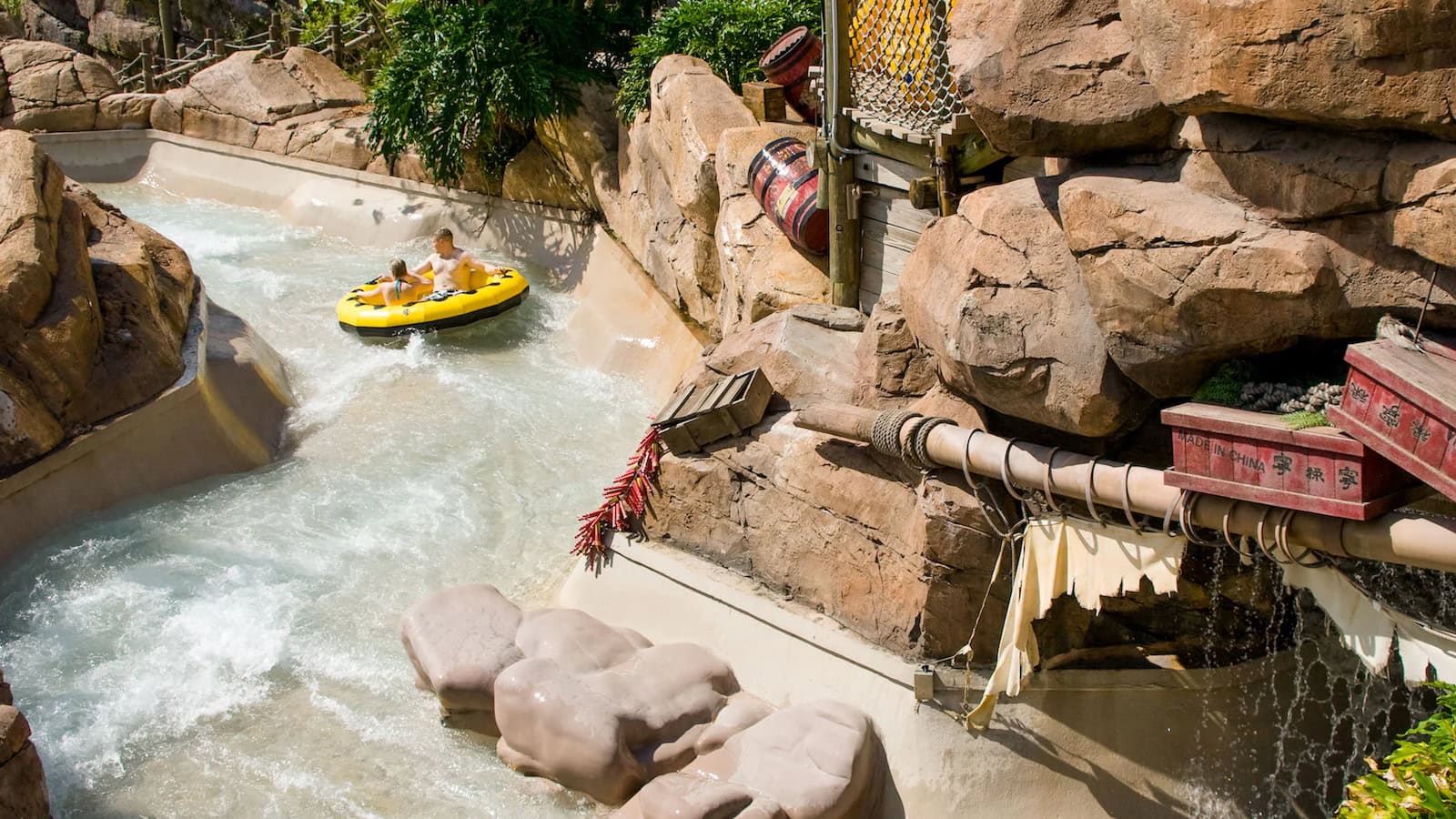 Typhoon Lagoon Crowd Calendar 2026 + Wait Time Guide | Deep Arrival