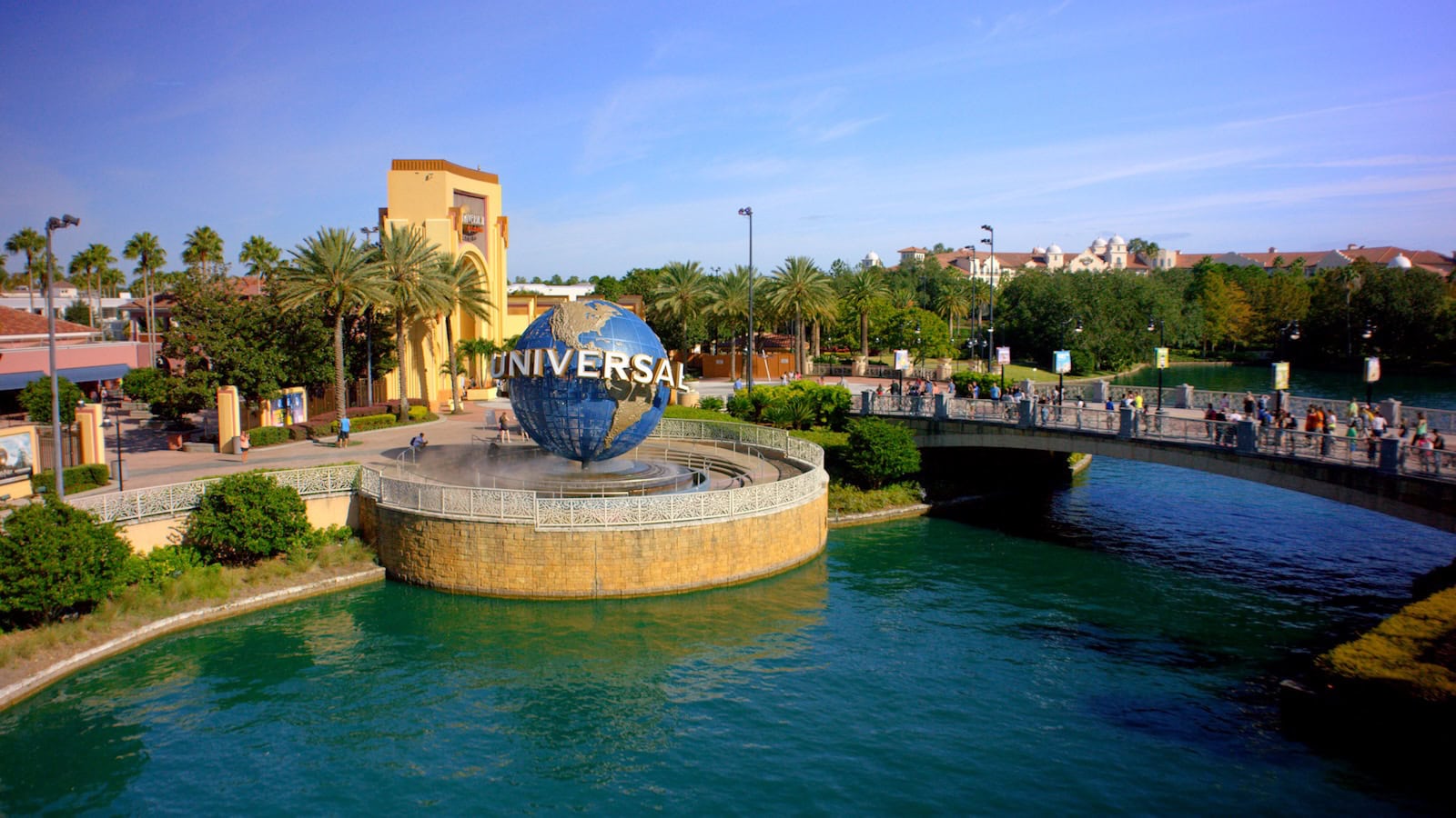 Universal Orlando Park Hours 2026: All 4 Parks Compared | Deep Arrival