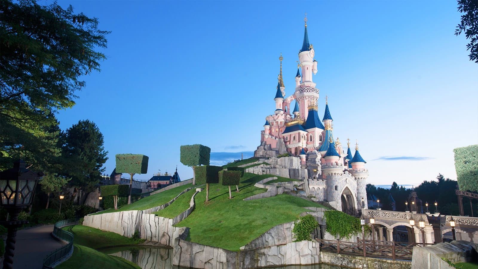 Disneyland Park Hopper Rule Ends June 9 | Deep Arrival