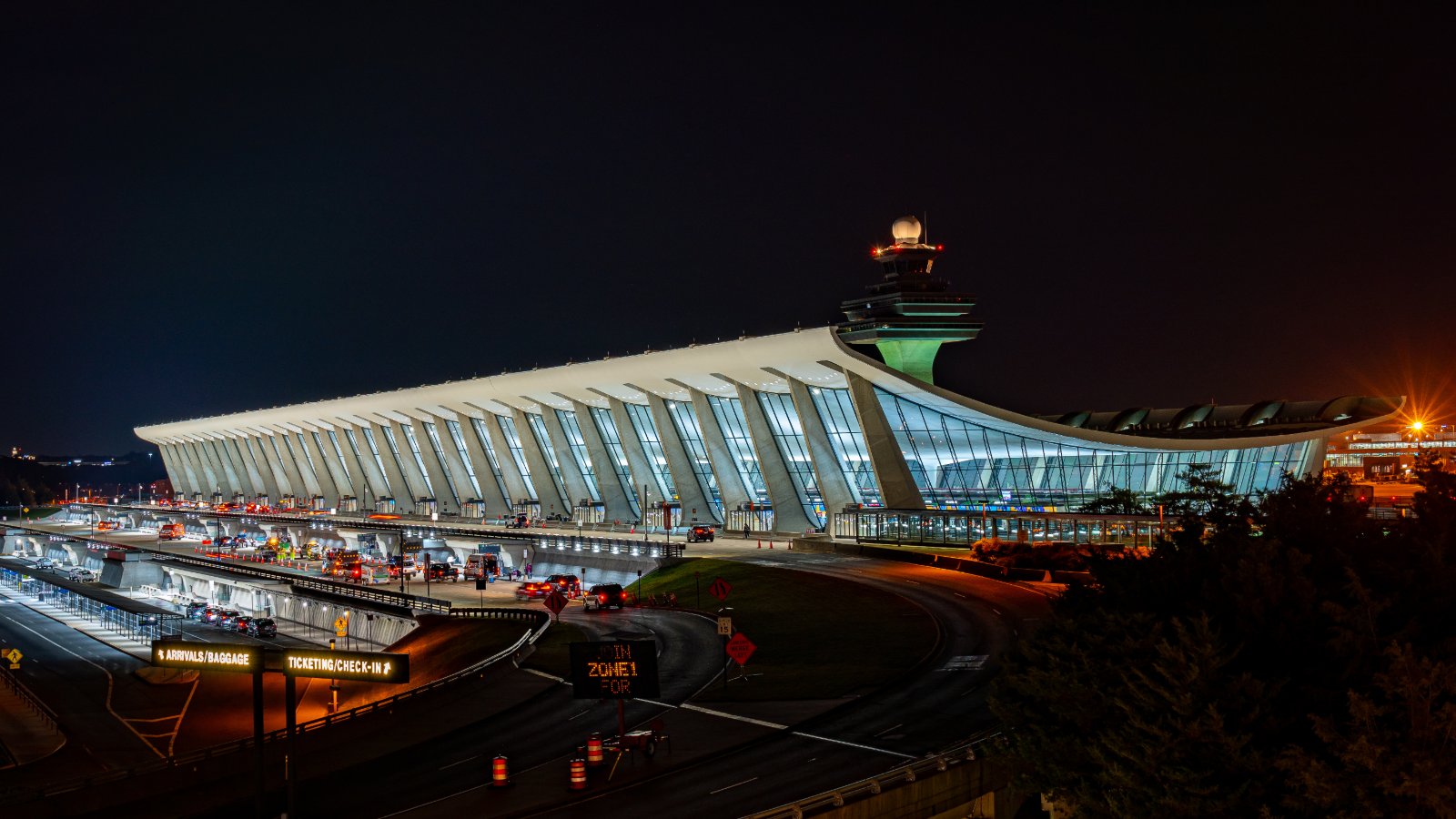 Dulles Concourse E Opens Fall 2026: What Flyers Get