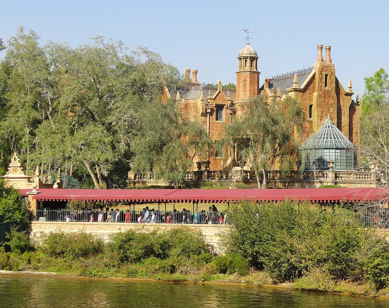 Haunted Mansion at Magic Kingdom: 2026 Ride Guide