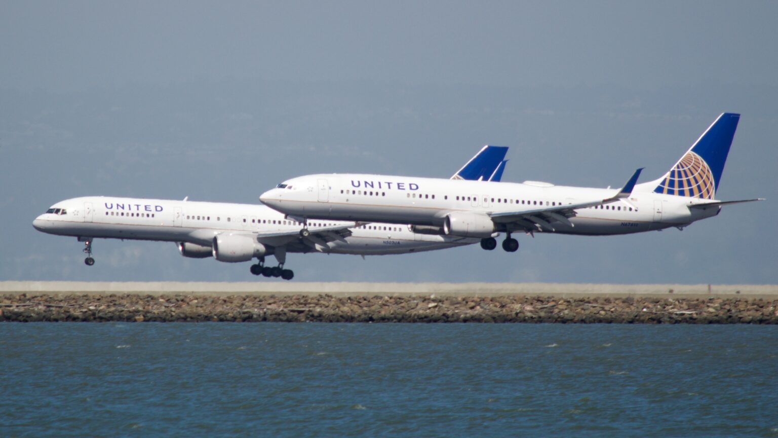 United Airlines to Stream Live TV on Starlink Flights | Deep Arrival