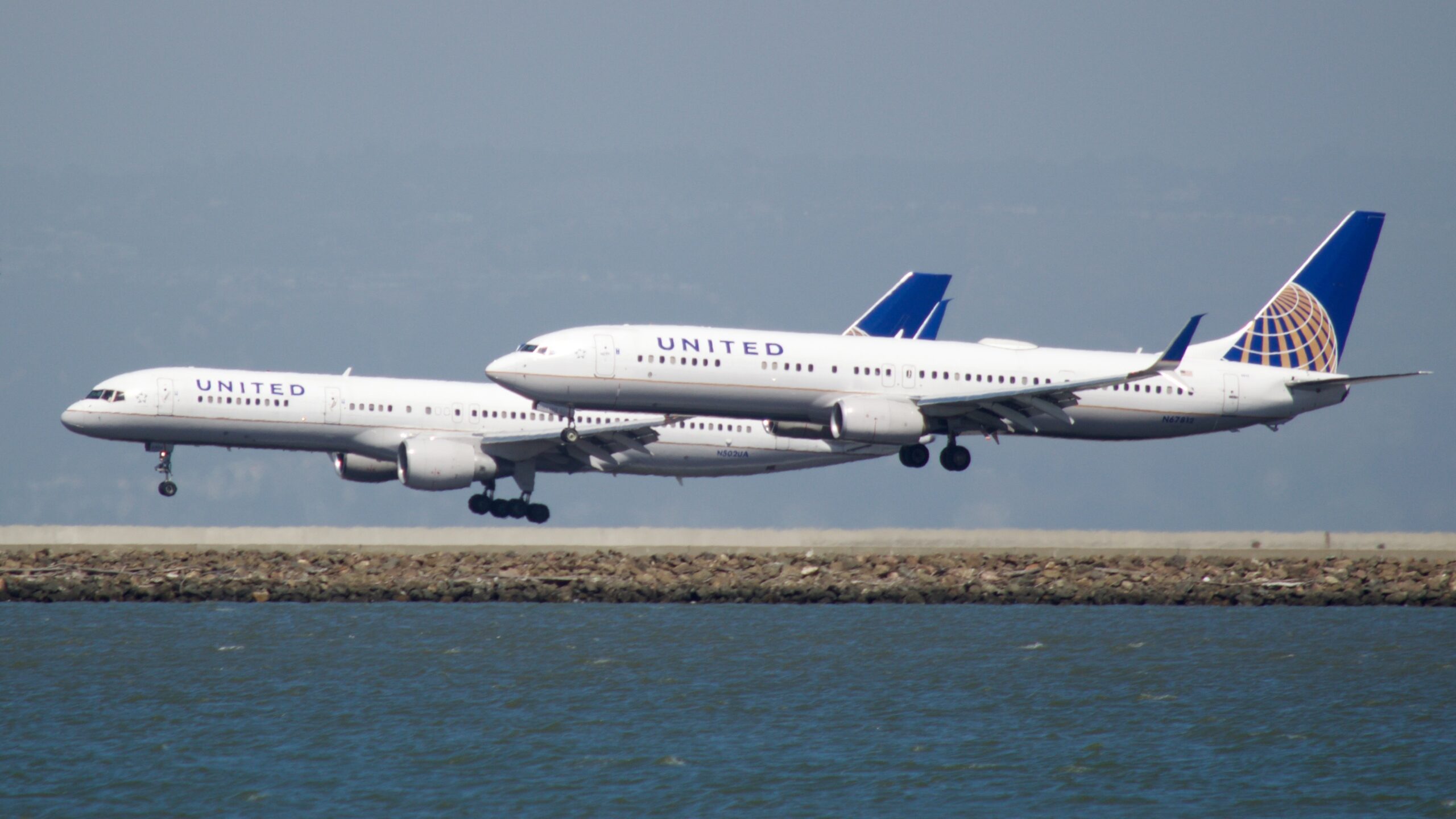 United Airlines to Stream Live TV on Starlink Flights | Deep Arrival